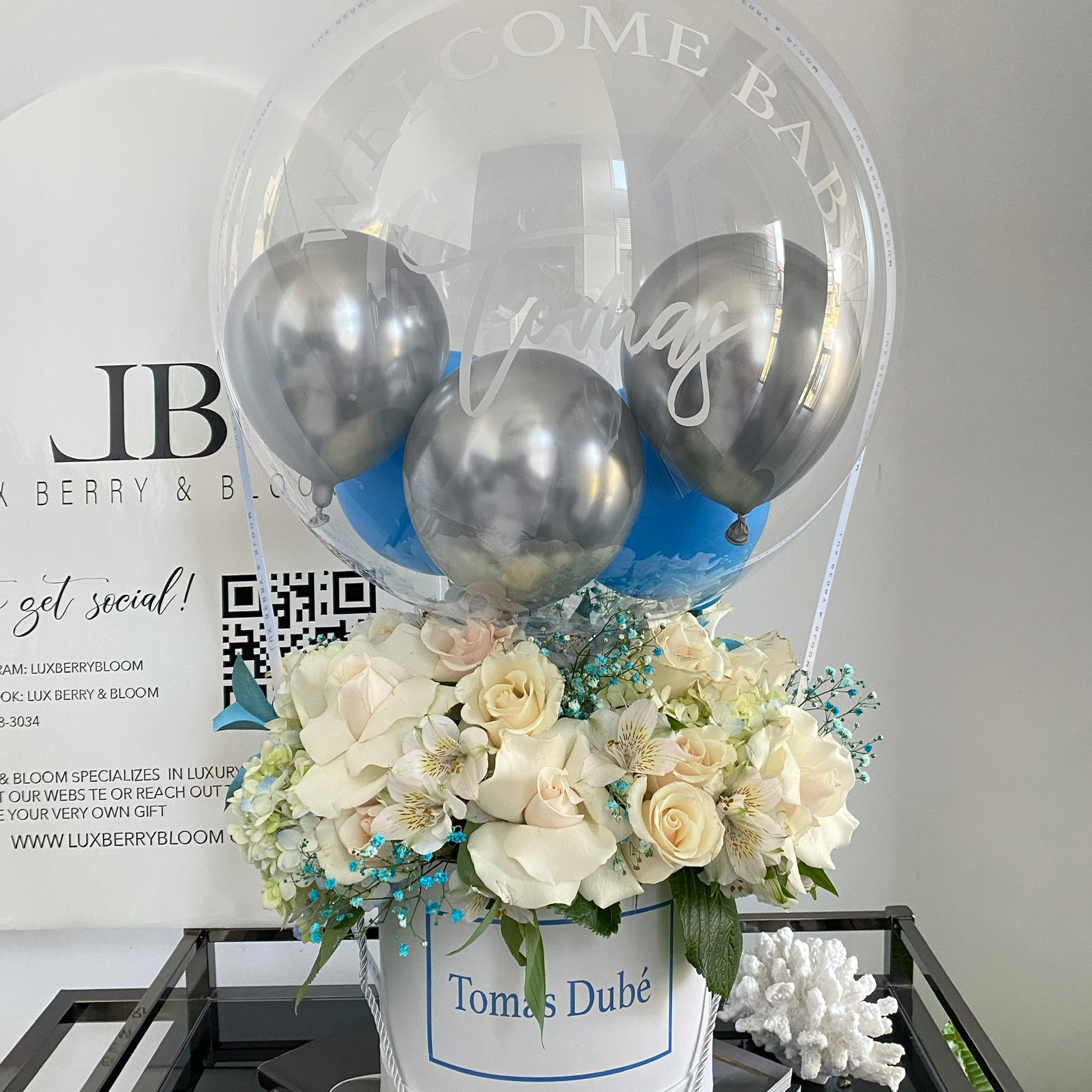 Deluxe Welcome Baby – Lux Berry & Bloom